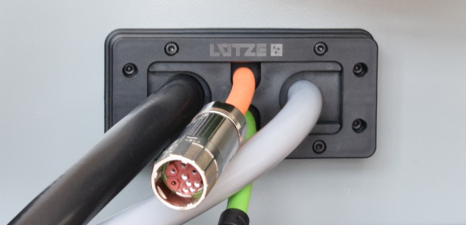 LUTZE CABLEFIX® One Modular Cable Entry System Simplified: One kit. One ...